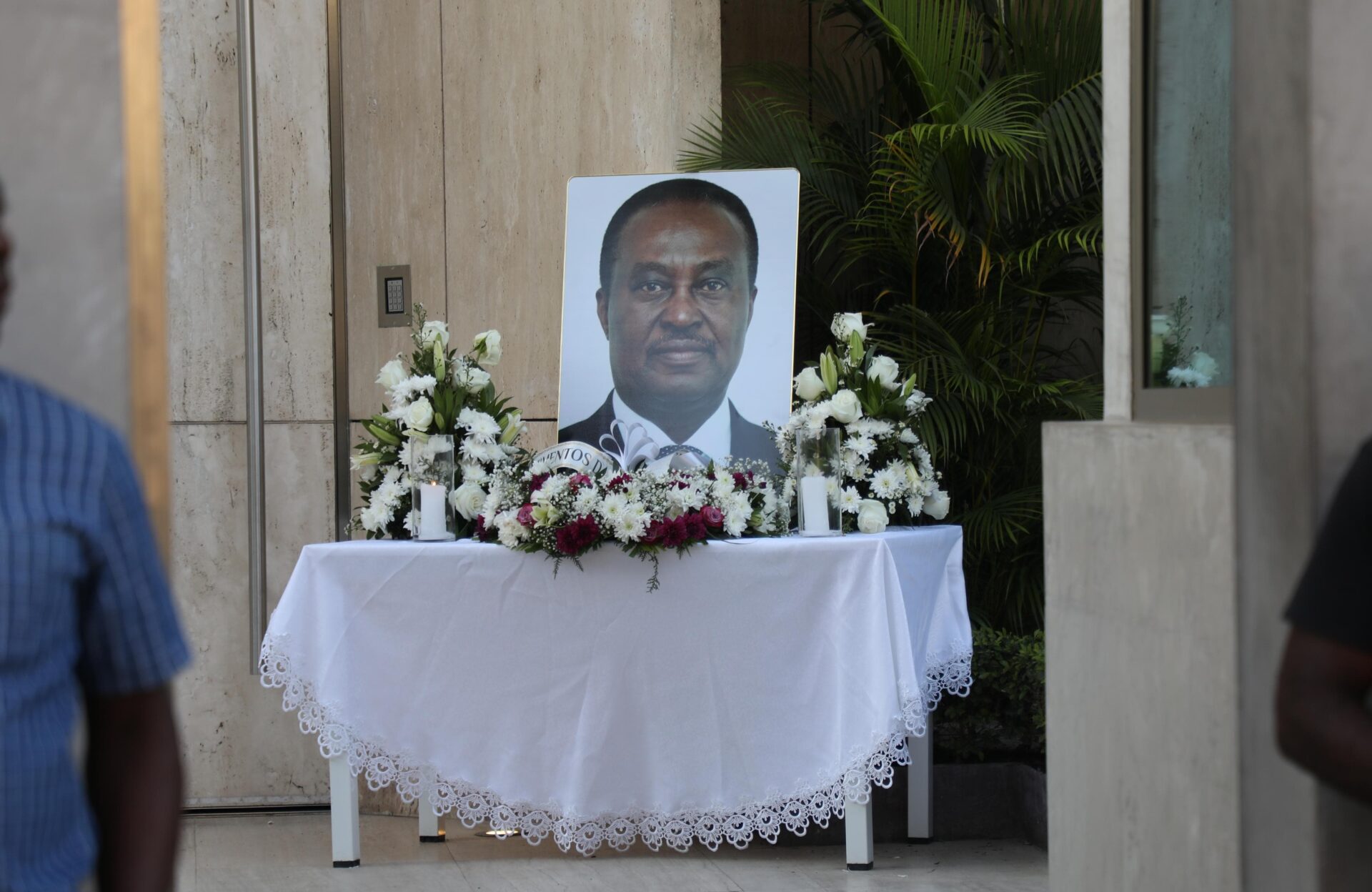João Lourenço homenageia legado de Nandó com Luto Nacional a 22 de ...