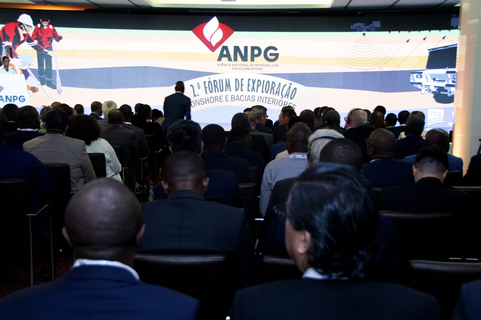 Angola prepara novo plano de atribuição de concessões de blocos ...