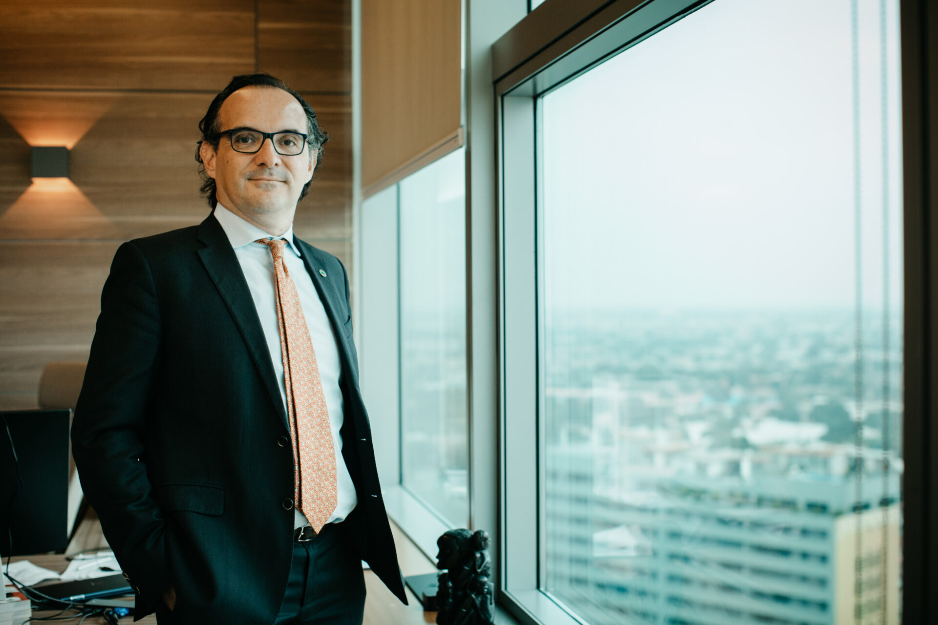 Angola eleva salário mínimo para 100 mil kwanzas a partir de Setembro ...