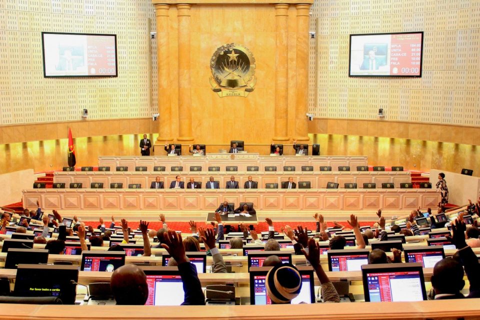 Exclusivo: ÁUREA torna-se a primeira Sociedade Distribuidora de Valores ...