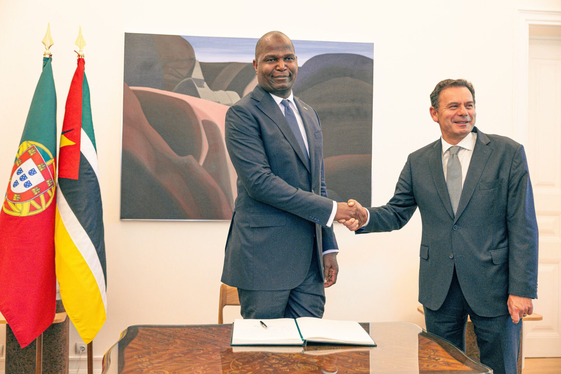 Moçambique e Portugal reforçam cooperação bilateral - Forbes África ...