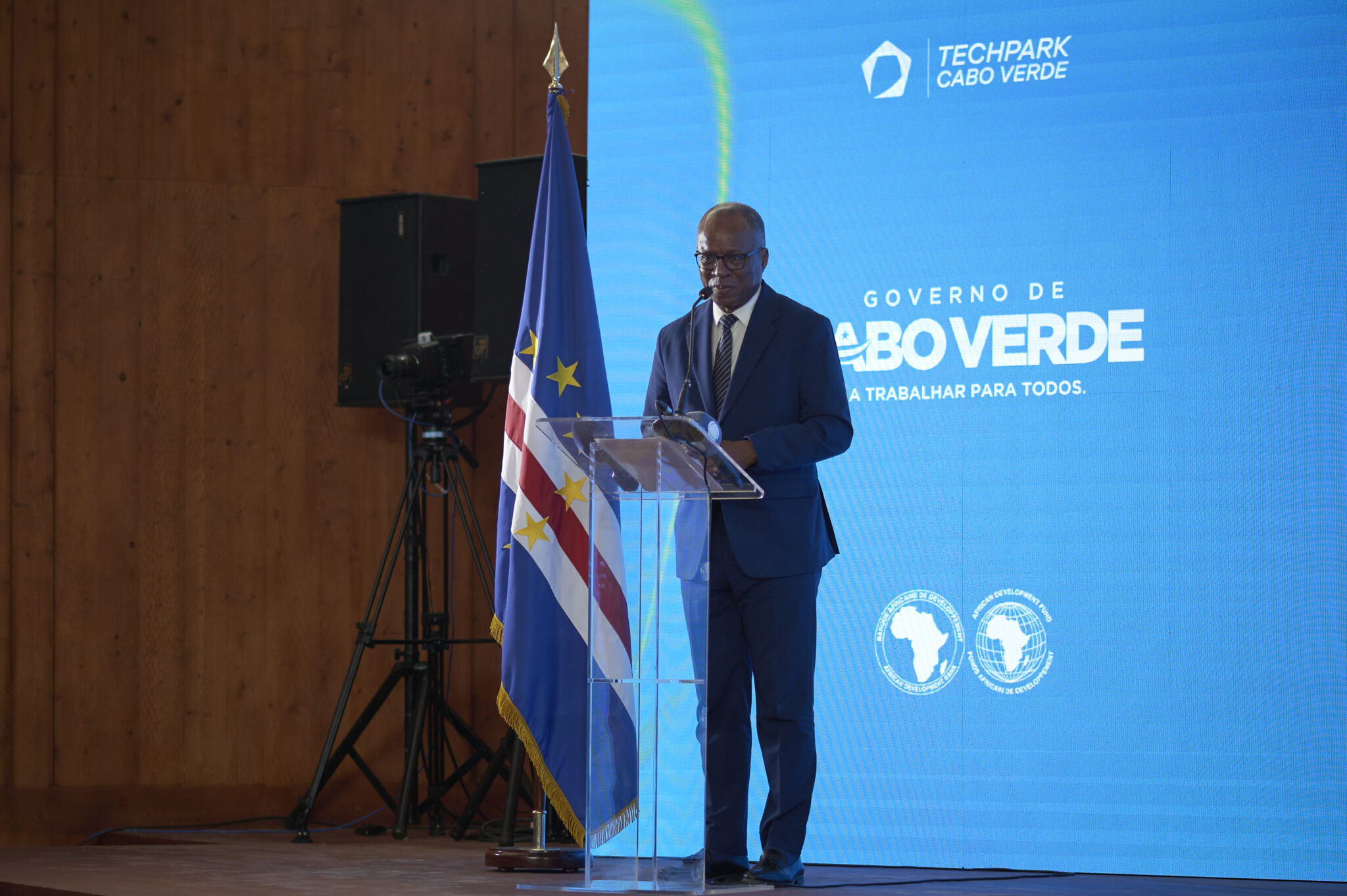 Ministra das Finanças de Angola nomeia novos administradores da AGT ...